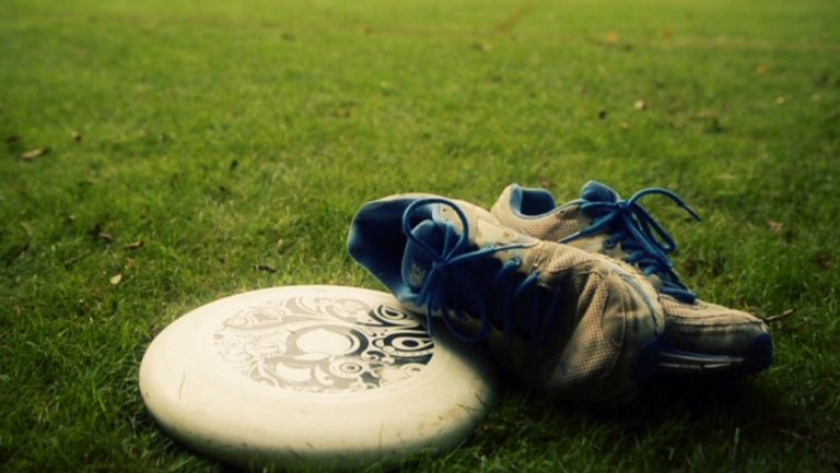 Brush Up Your Ultimate Frisbee Knowledge With These 10 Simple Rules | Playo